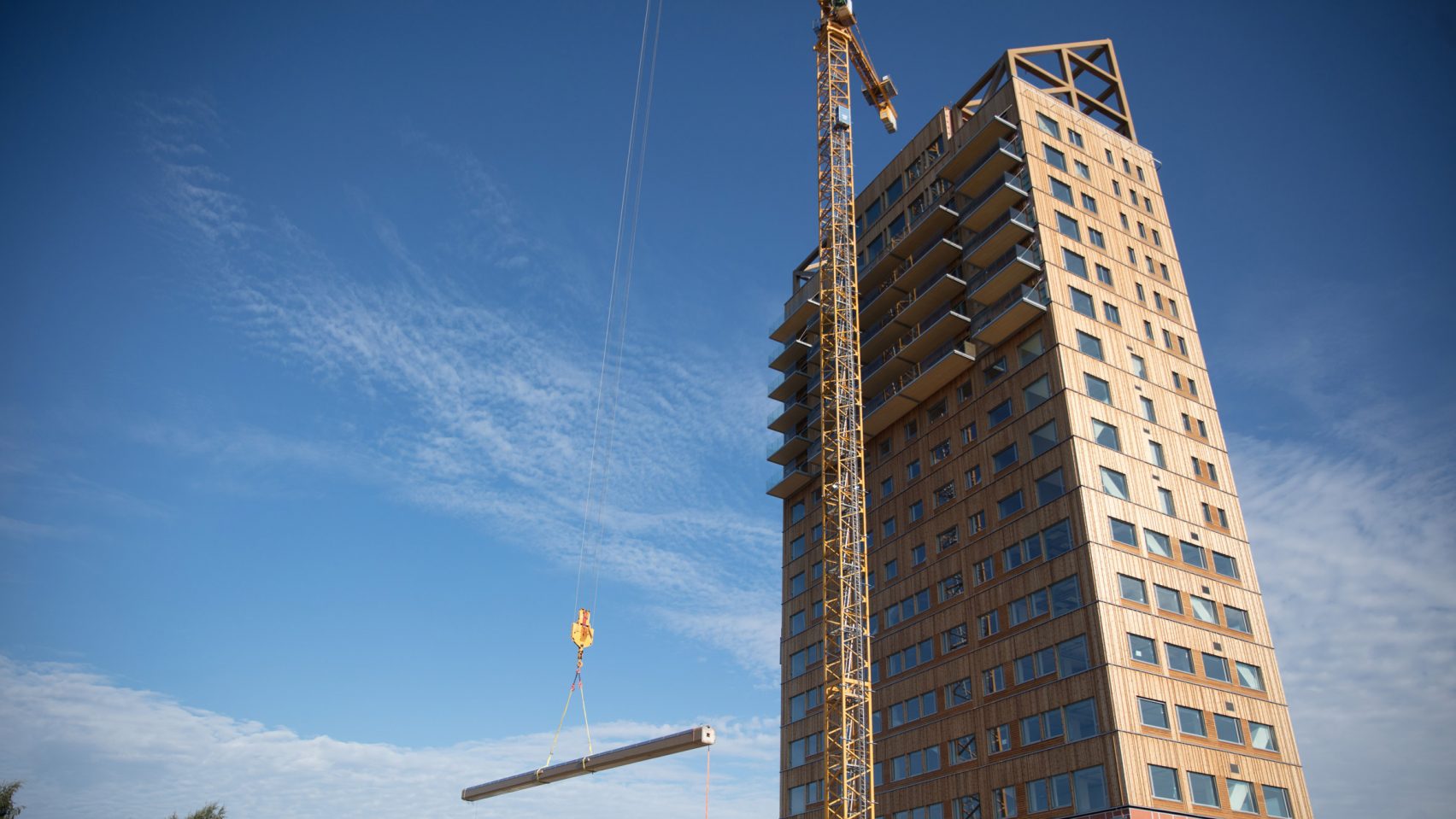El edificio Mjøstårnet en Noruega se convierte en la torre de madera ...