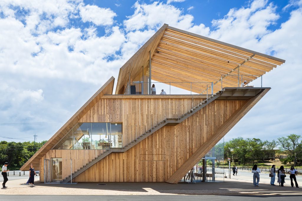 El arquitecto contemporáneo Kengo Kuma, propuso la madera como ...