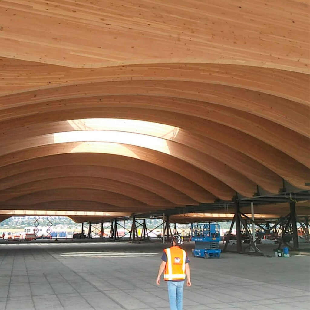 Un adelanto sobre la instalación del techo de madera masiva en el aeropuerto de Portland - Madera21