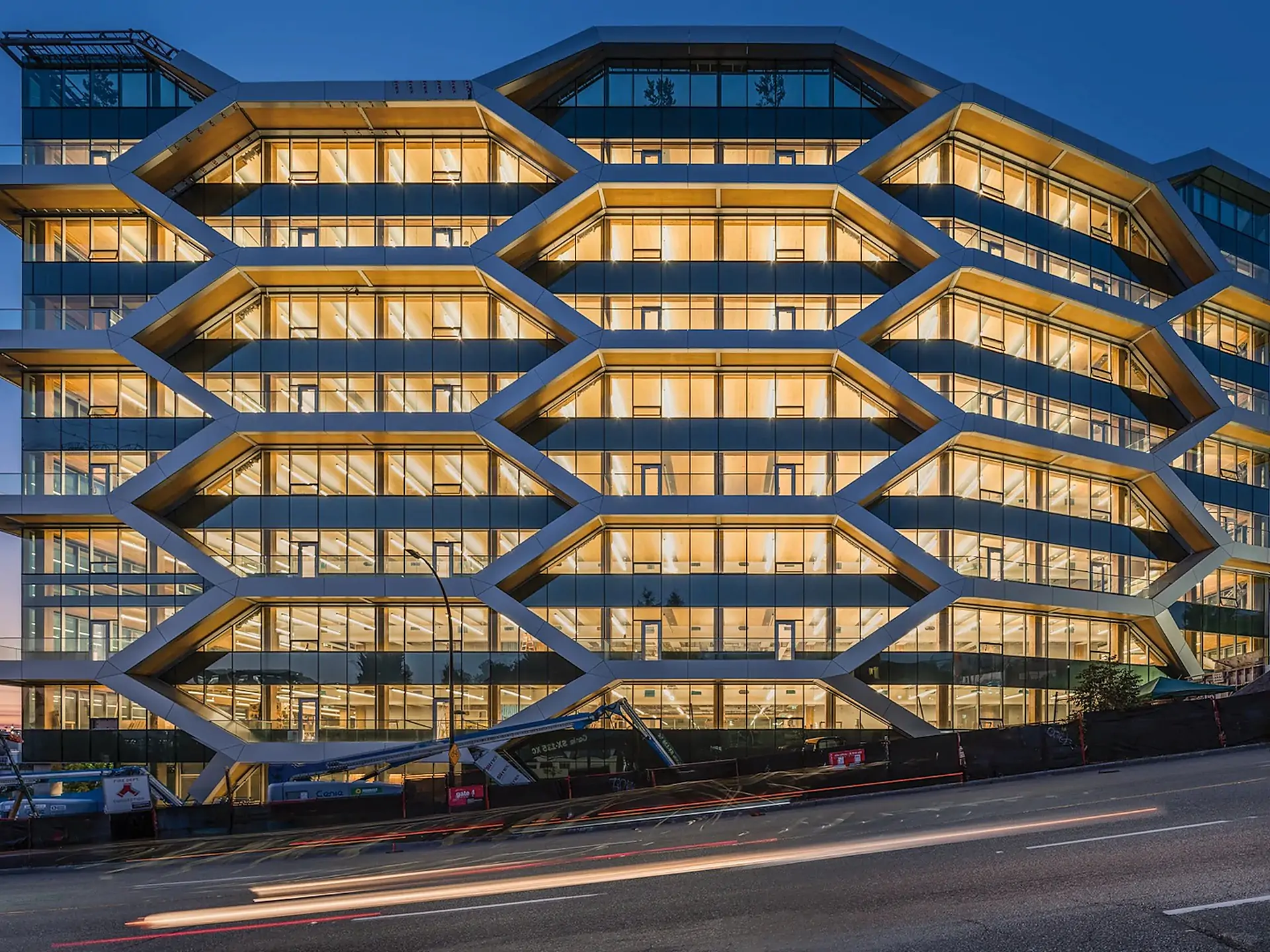 The Hive: el edificio de madera que desafía los terremotos y redefine ...